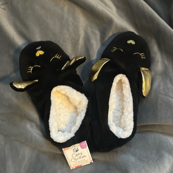 Cozy Critter | Shoes | Nwt Cozy Critter Slippers Size Sm | Poshmark